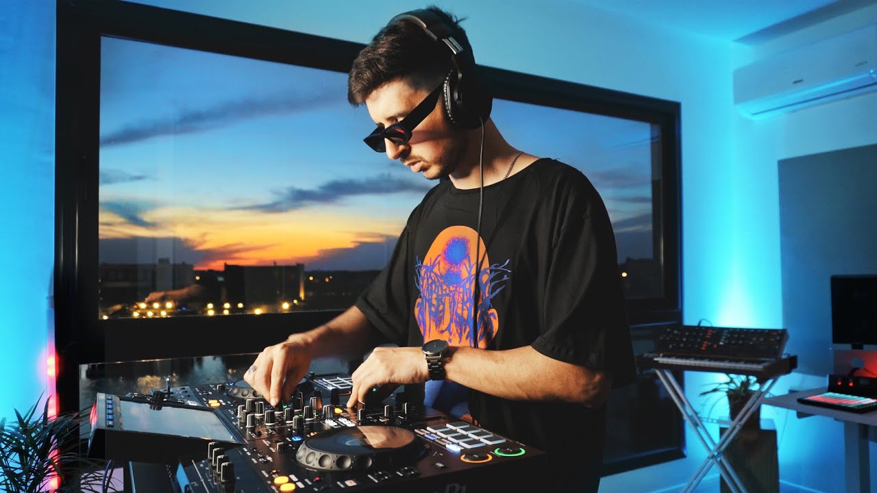 Progressive House Studio #4 (Babasonicos, Charly Garcia, Audioslave) - YouTube Music