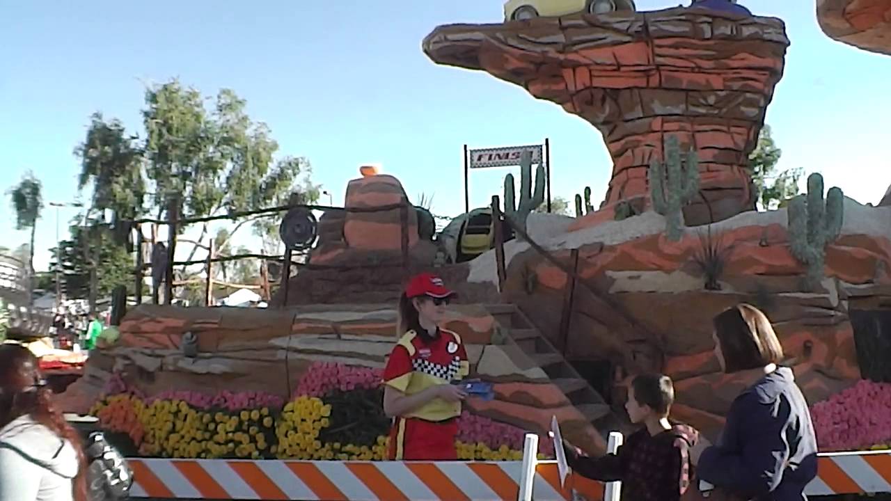2013 Rose Parade float viewing - YouTube