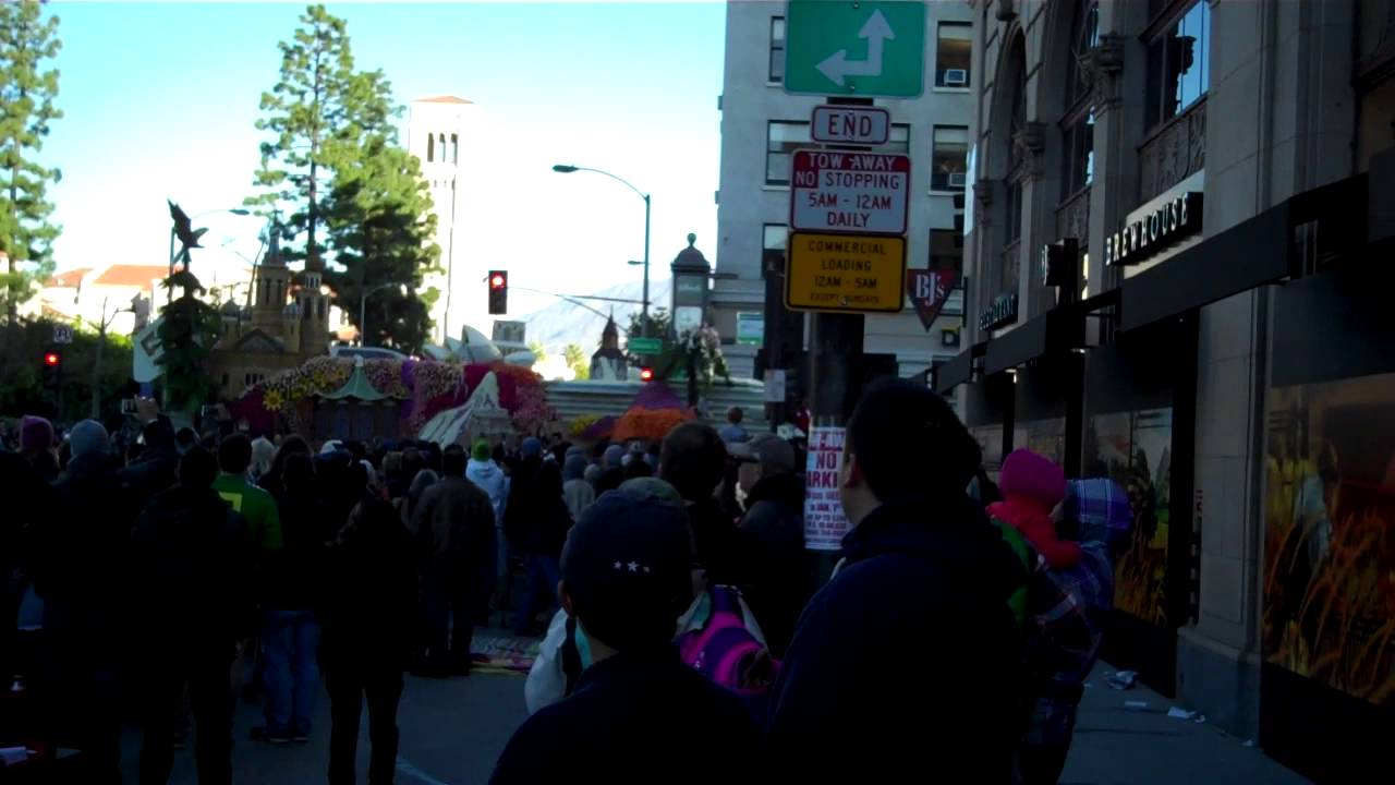 2015 Rose Parade - Love Boat Float - YouTube