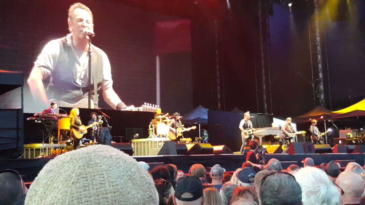 Bruce Springsteen Radio Nowhere & Prove it all night AMI Christchurch ...