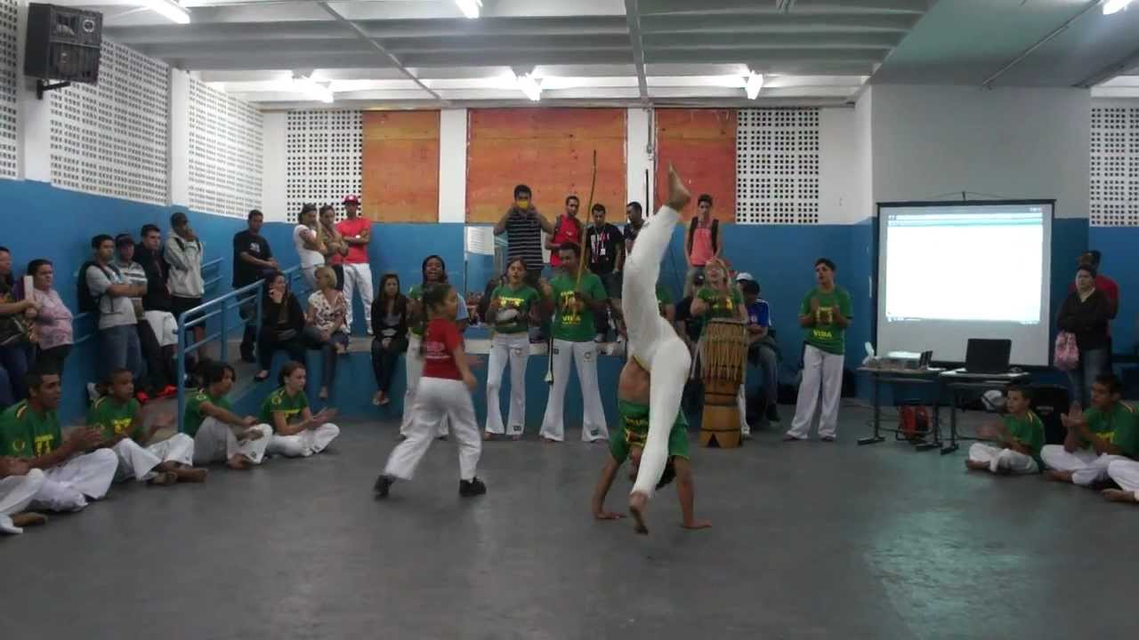Paranauê Paranauê Paraná! CAPOEIRA VIDA - YouTube