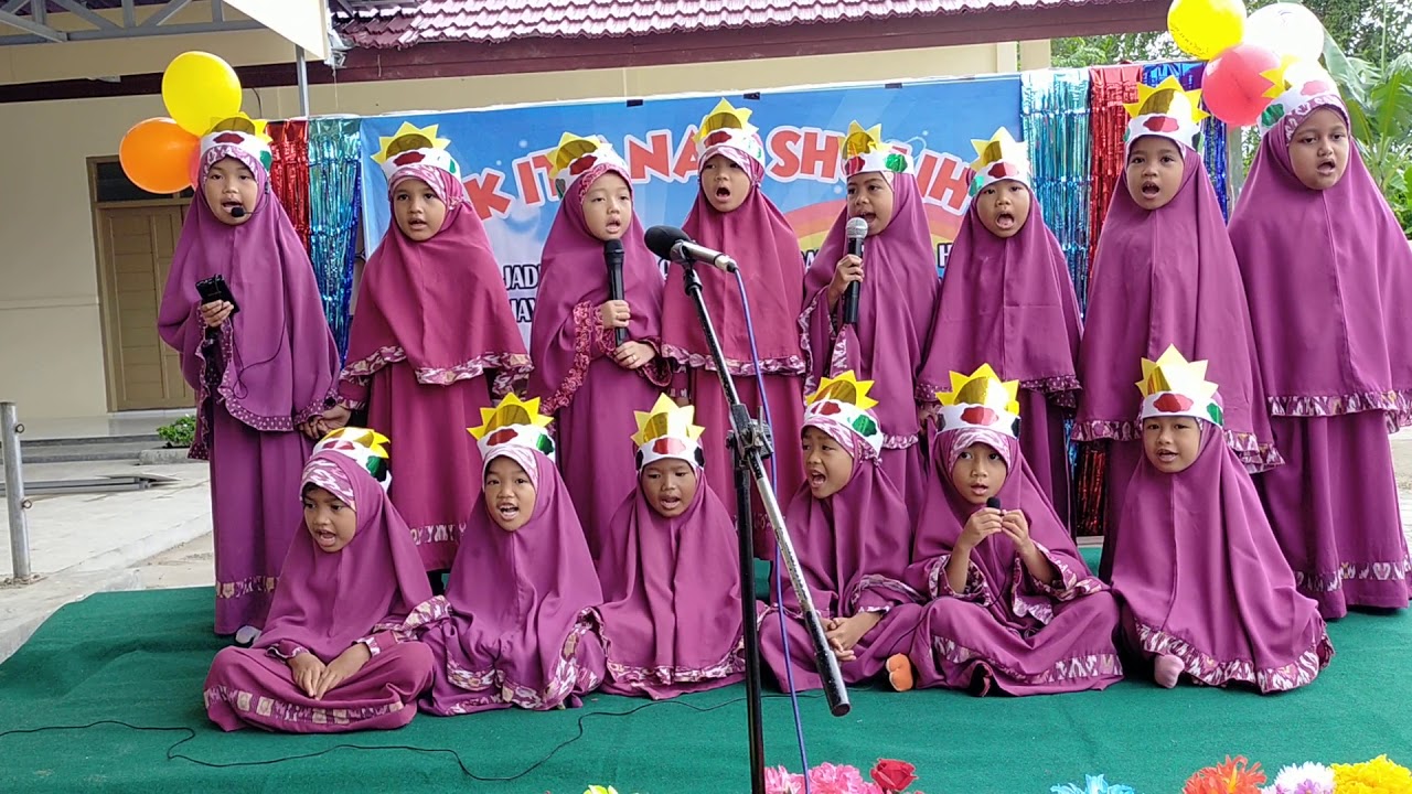 Parade Tasmi TK IT Anak Sholih Kelompok B1 - YouTube