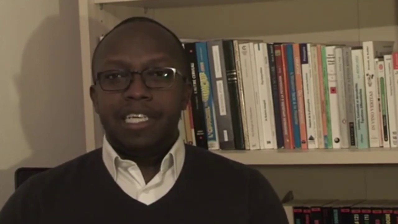 "Un Sachet d'Hosties pour Cinq" - Auteur, Murangira César - YouTube