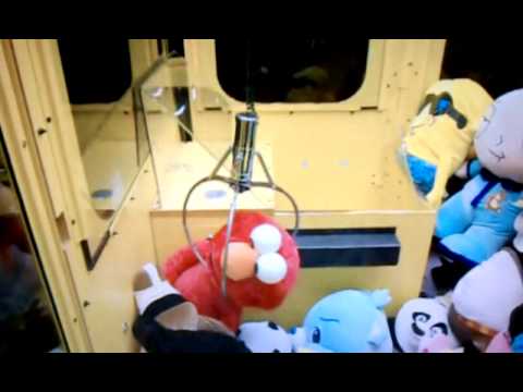 Big Claw Machine 101 - Wins BIG Elmo from Sesame Street - YouTube