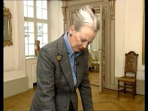 Dronningen tager imod Piet van Deurs  -  4/5