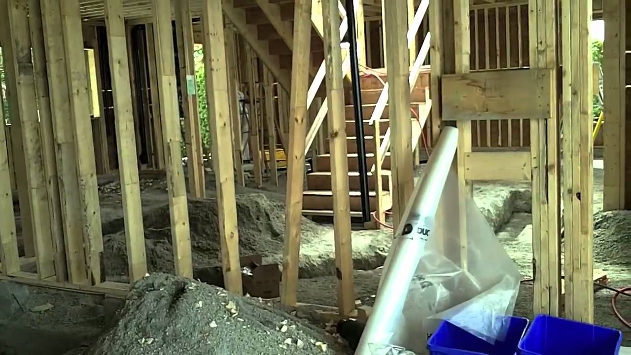 Roof Sheathing and Duct work! - YouTube