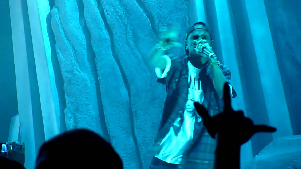Big Sean - First Chain LIVE!! - YouTube