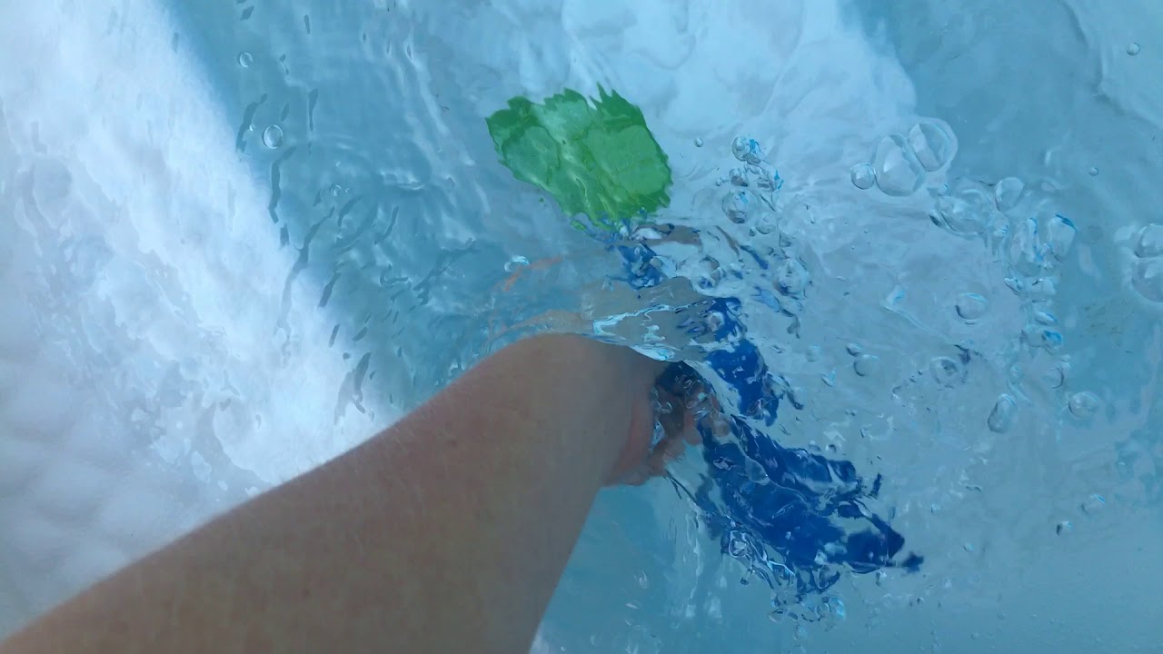 Blue Pikmin tries to test the Water in the Pool - YouTube