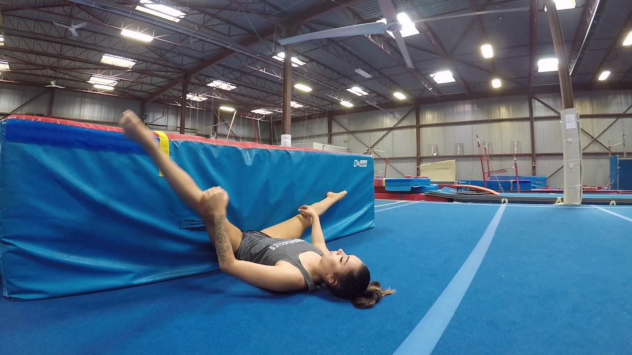 Wall Assisted Straddle (Wall Middle Splits) - YouTube