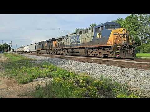 CSX YN2 AC44CW #100 Leads a ES44AH on M582-14 with a awesome Horn Salute Short Train Today - YouTube
