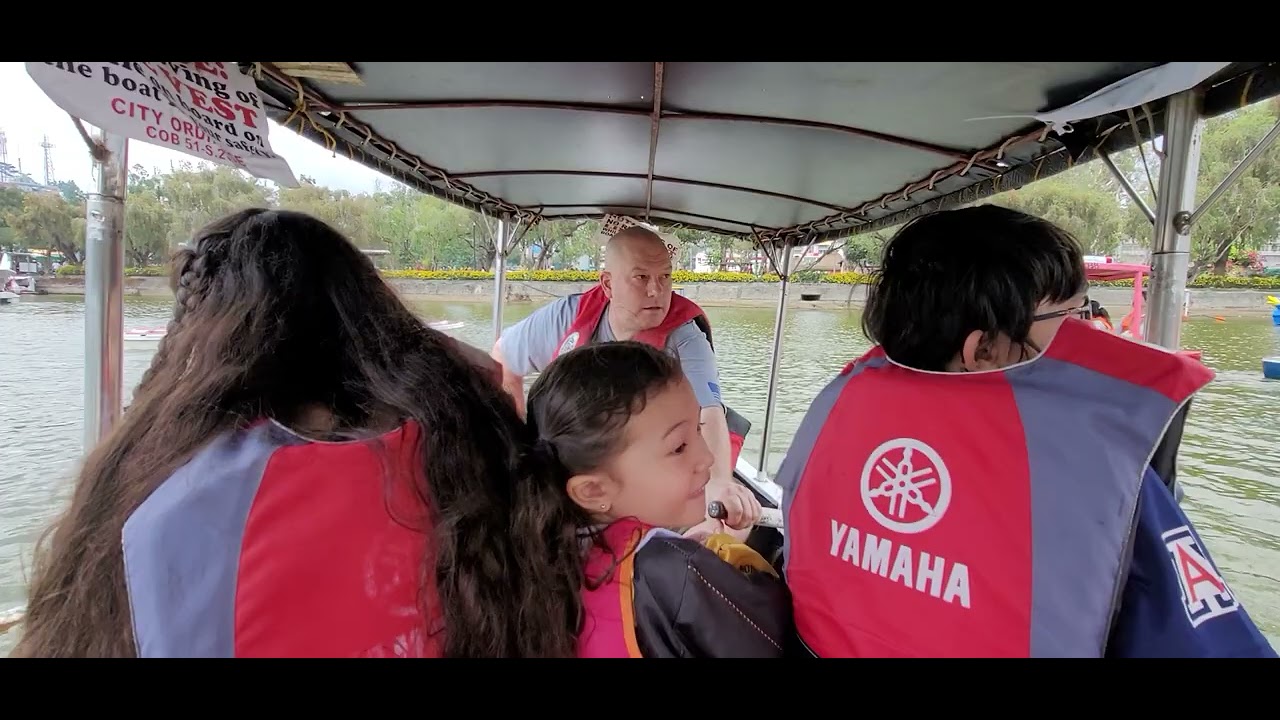 Burnham Park Lake Paddle Boating Baguio ⛵ - YouTube