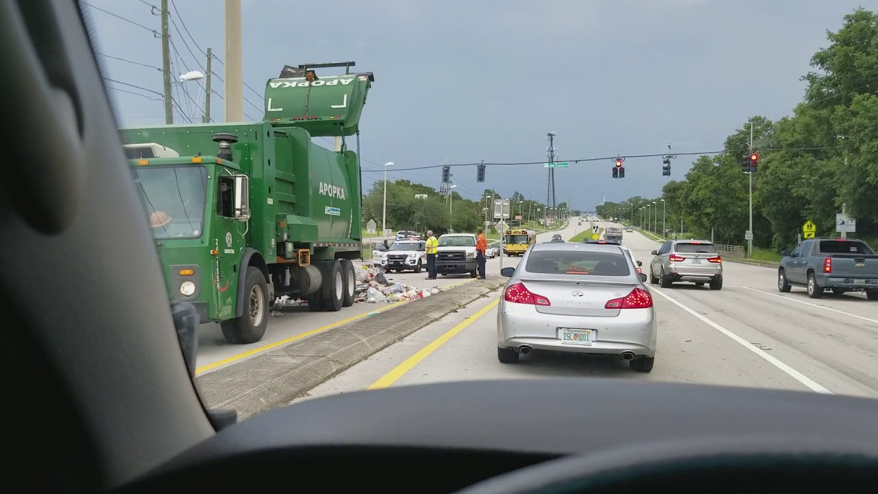 Garbage truck fail - YouTube