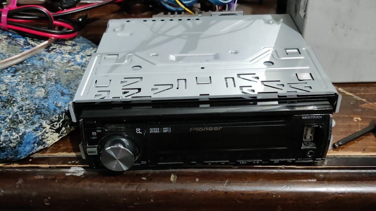 How to install a radio in your house - YouTube