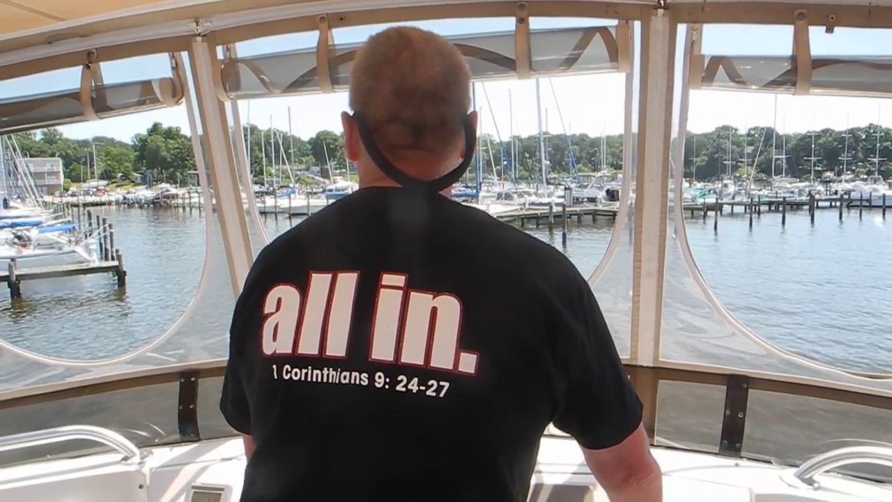 Single engine docking - YouTube