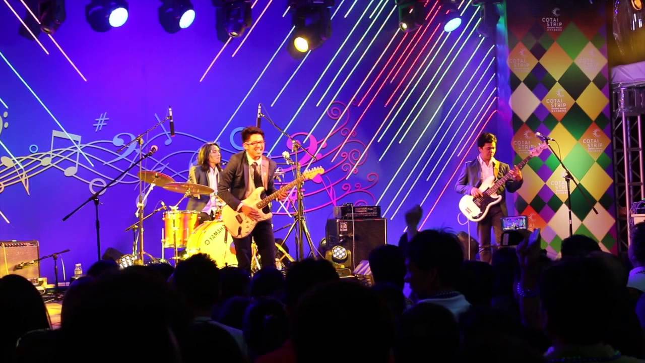 Bleu Rascals @ Macau - YouTube