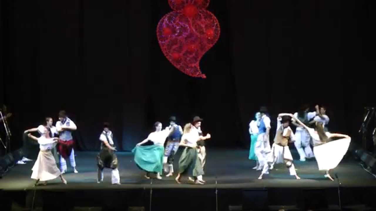 Uruguayan folk dance: Pericón nacional, Gato & Huella y vidalita - YouTube