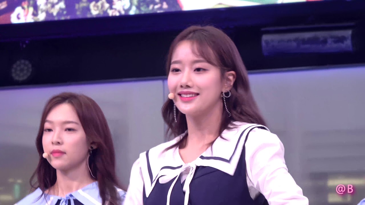 [4K/Fancam] 180425 에이프릴 (APRIL) -Muah! @Sunshine City Fountain Square ...