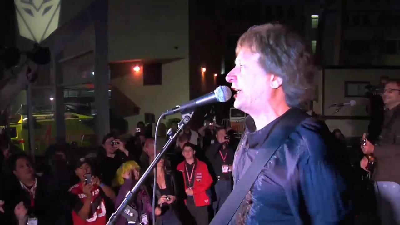 Stan Bush: Live at Botcon '09 Preview (The Touch) - YouTube