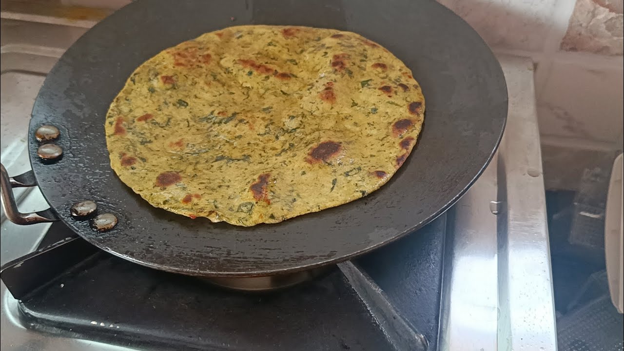 Meethi Paratha recipe|How to make methi Paratha at home - YouTube