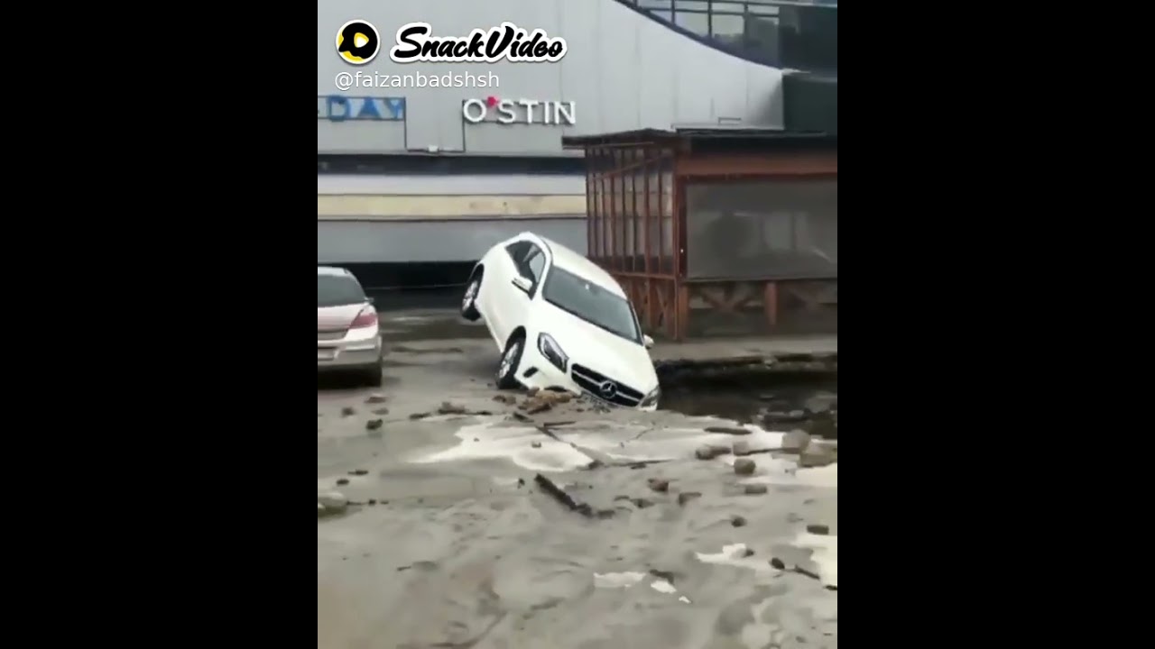 mardis car in water - YouTube