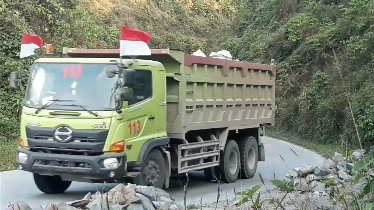 truck proyek bermuatan batu,truck melintas ditikungan yang menurun,#dumptruck ,#sumingkir ,# ...