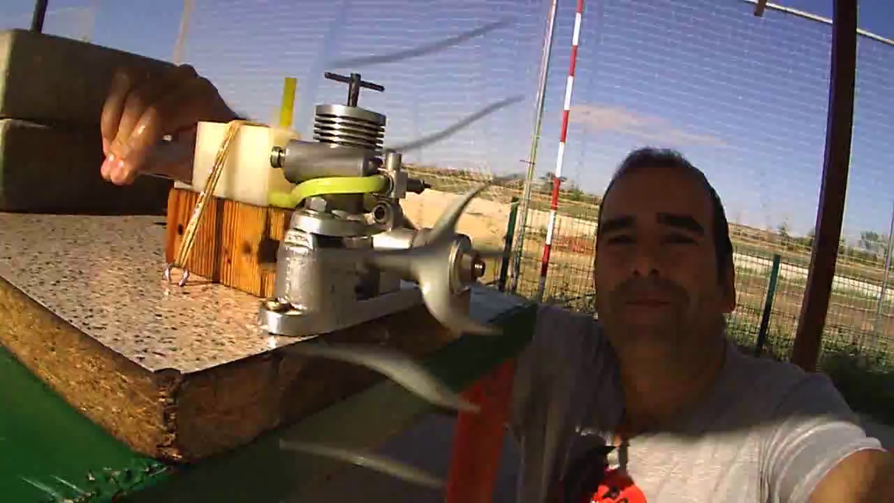 PAW .19 R/C - english diesel model airplane engine - YouTube