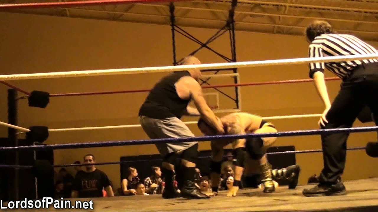 Demios vs Ralph Mosca - YouTube