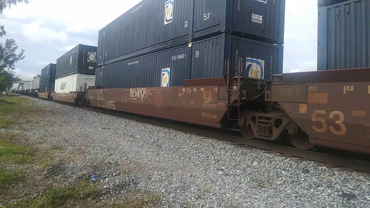 FEC 202-09 with ECH & Gp38-2 511 - YouTube