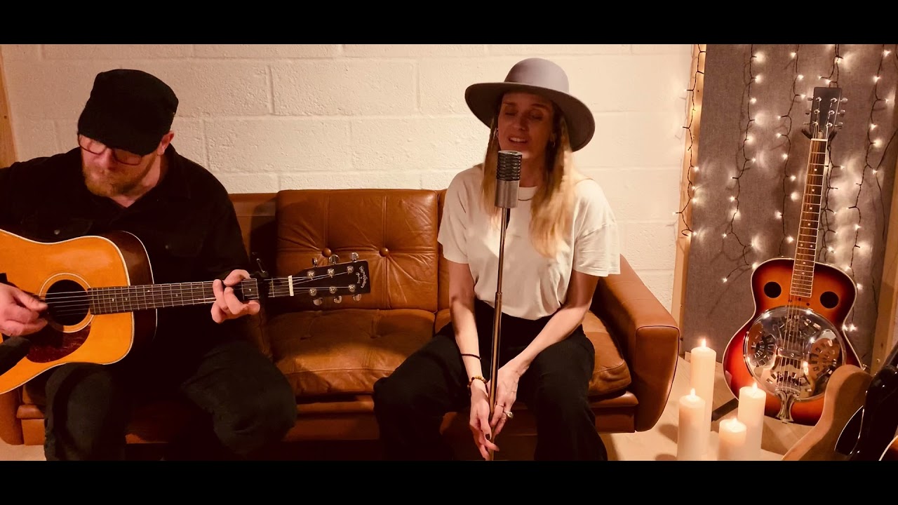 LOUD TIGER - "Enter The Night" acoustic duo - YouTube