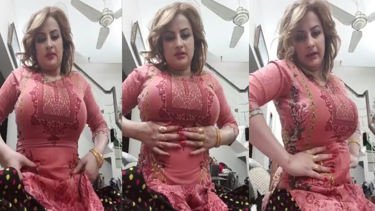 Afreen Khan Live On Facebook | Recording my phone 098 - YouTube