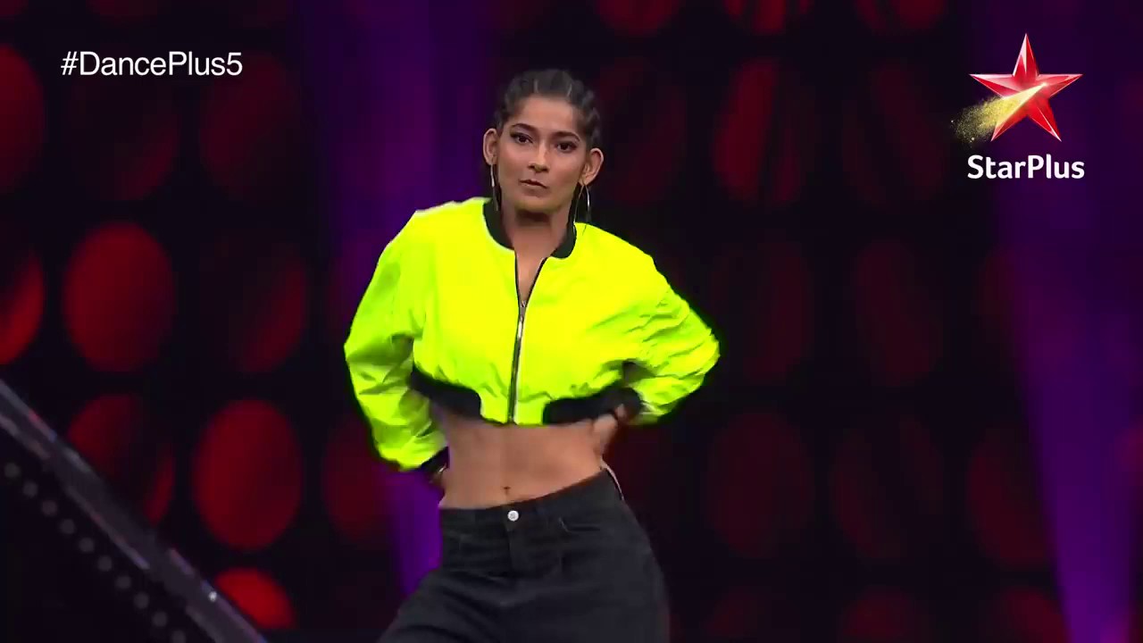 _Vartika_Best_Dancing_Moment_In_Danc+ - YouTube