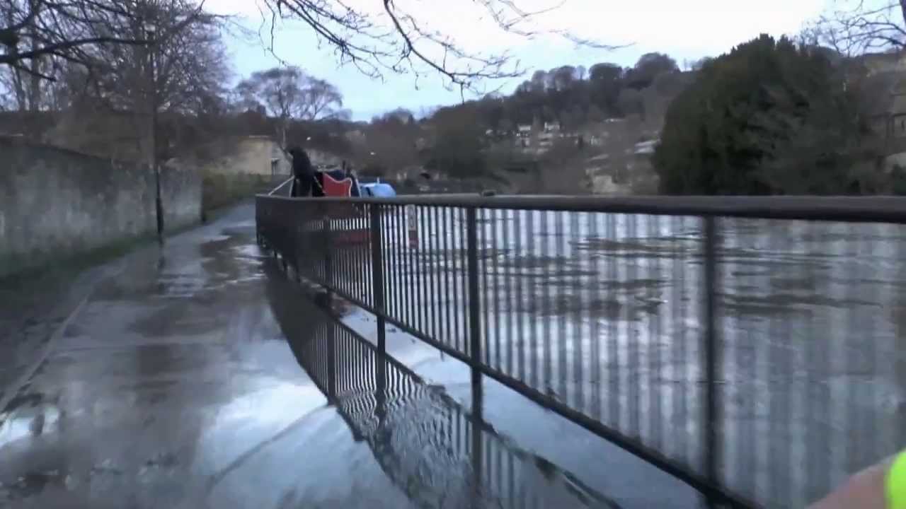 City of Bath - Christmas Floods - 2013 - YouTube