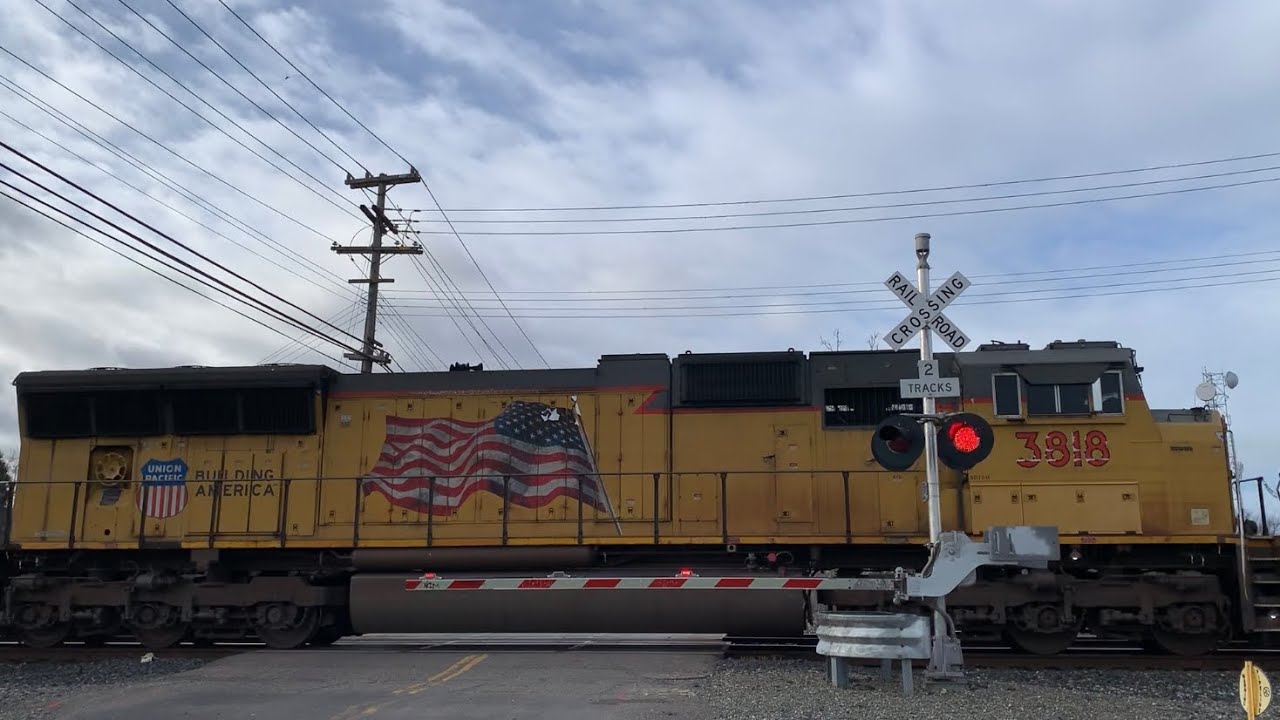 UP 4361 Manifest Train Led By SD70M Trio East - 20th St. Railroad Crossing, Sacramento CA - YouTube