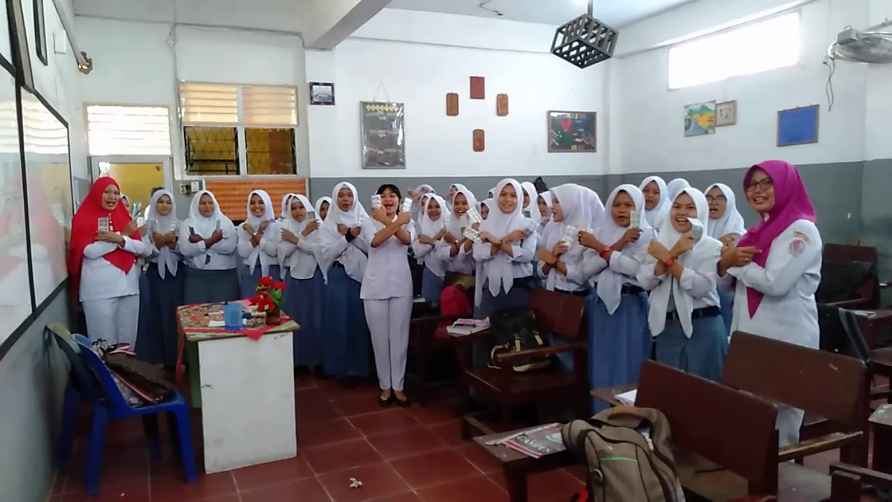 Pembagian tablet FE pada anak remaja putri tuk mencegah terjadinya ...