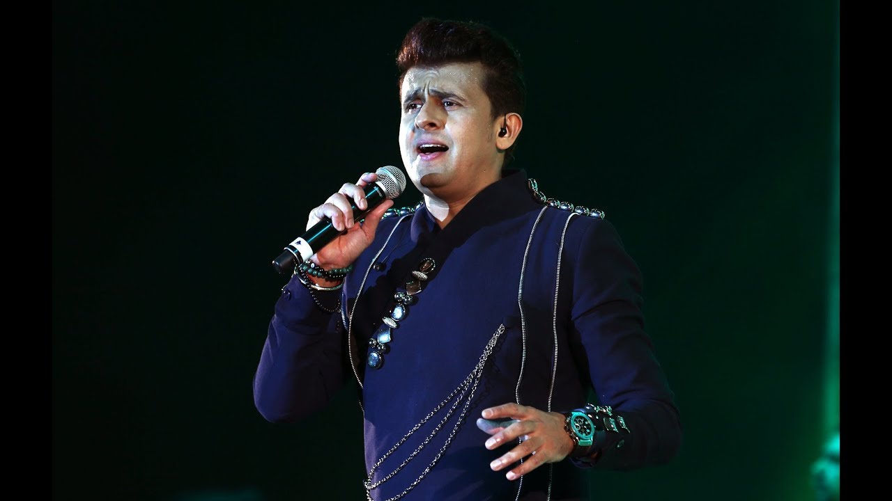 Bollywood playback singer Sonu Nigam mesmerising Doha audience at a ...