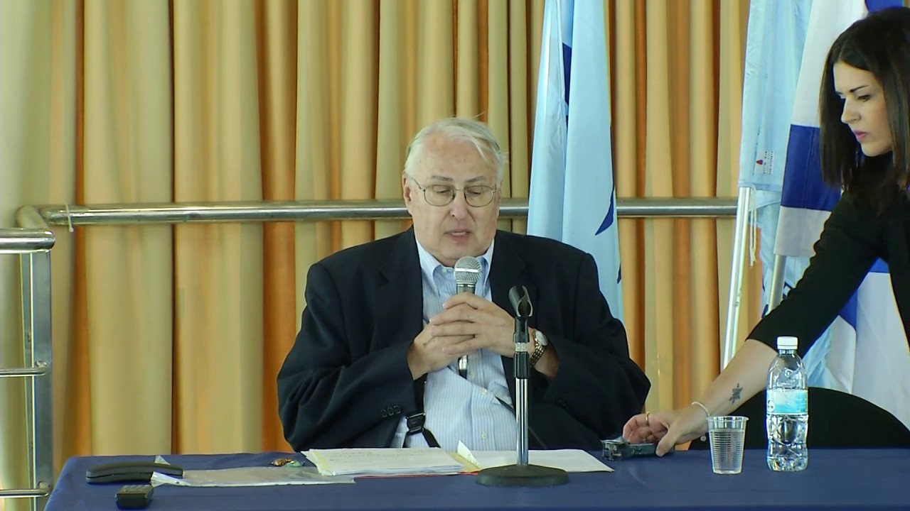 Prof. Steven Katz talks to the students of the International MA Program ...