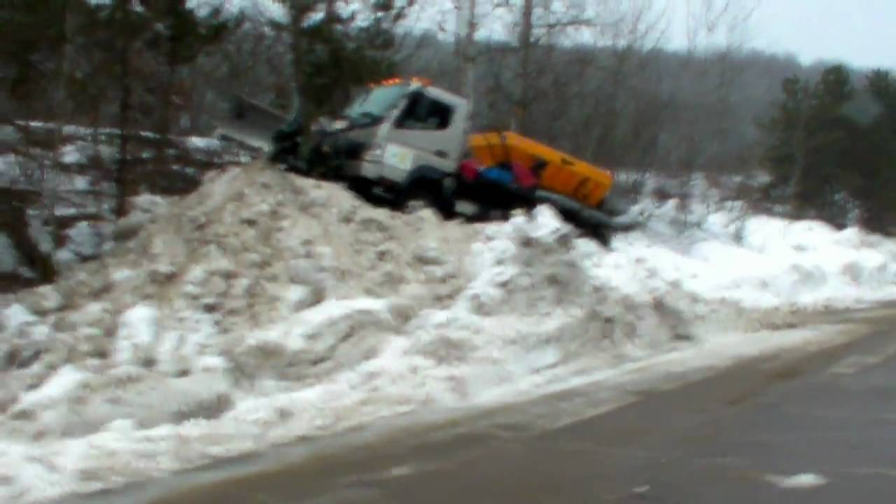 Snow plow ramp.mp4 - YouTube