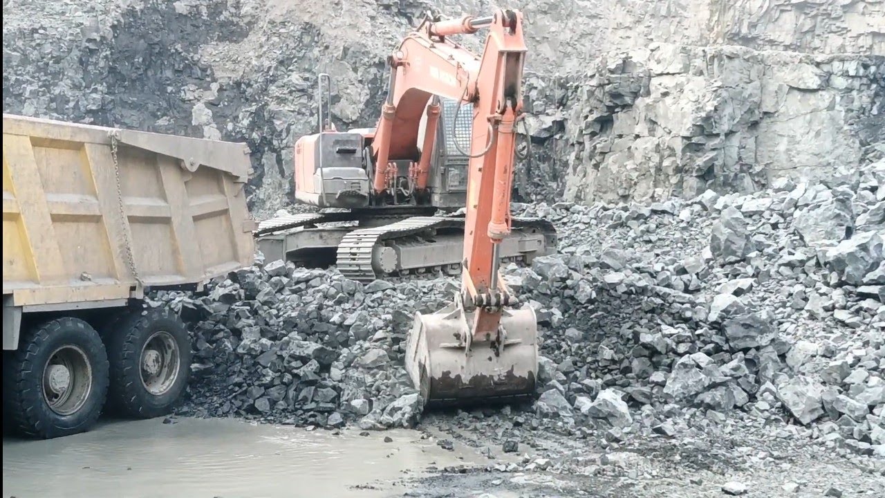 TATA hitachi 220 and Tata prima Loading trucks video 2022 - YouTube