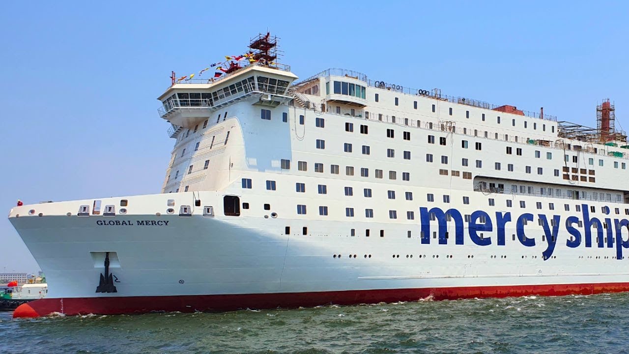 Top 10 Biggest Hospital Ships in the World - YouTube