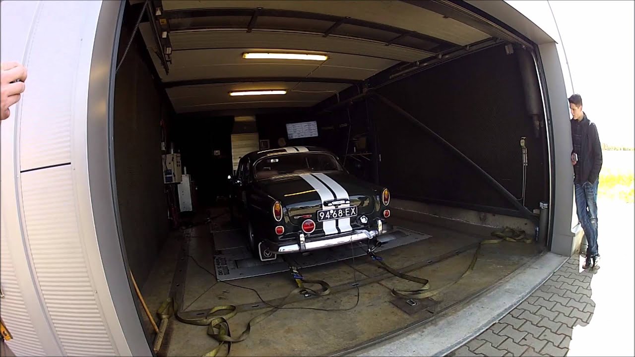 Volvo Amazon B18A with a low pressure turbo at 0,45 bar - YouTube