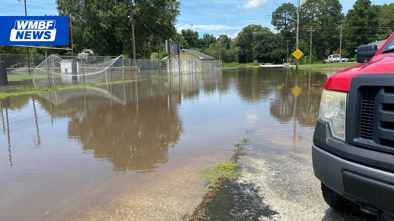 Lake Wallace Dam breaches a second time sending water into low-lying ...