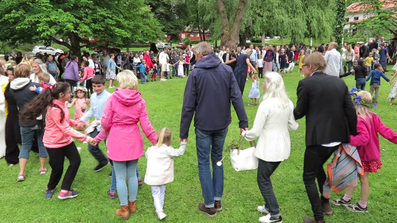 Midsommardans kring majstången på Gustafsberg - YouTube