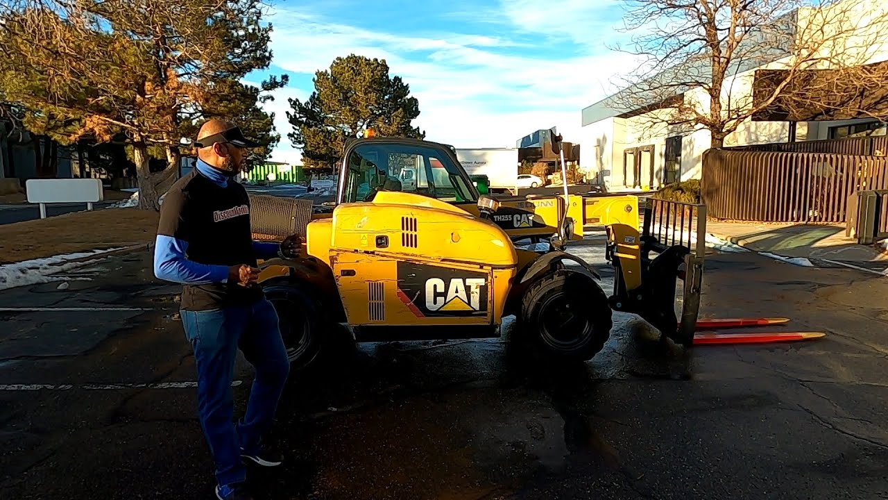 CATERPILLAR TH255 5,500lb Diesel #0134 - Telehandler for Sale - YouTube