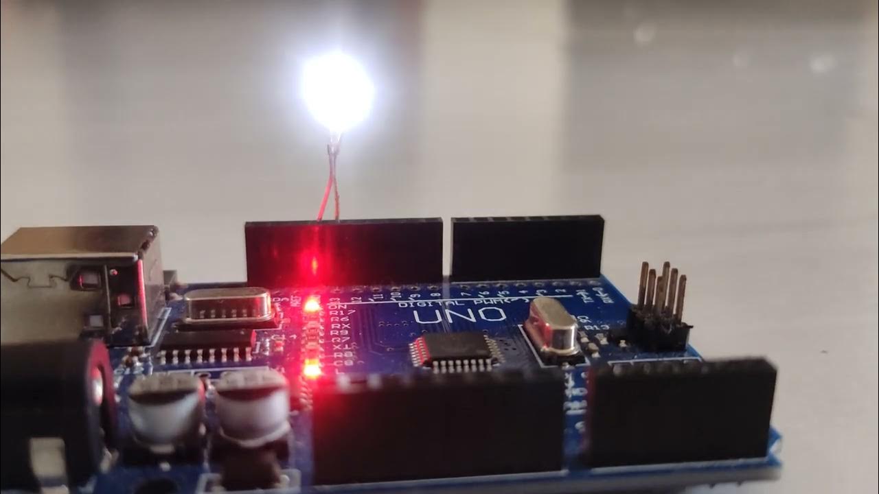 Arduino uno blink - YouTube