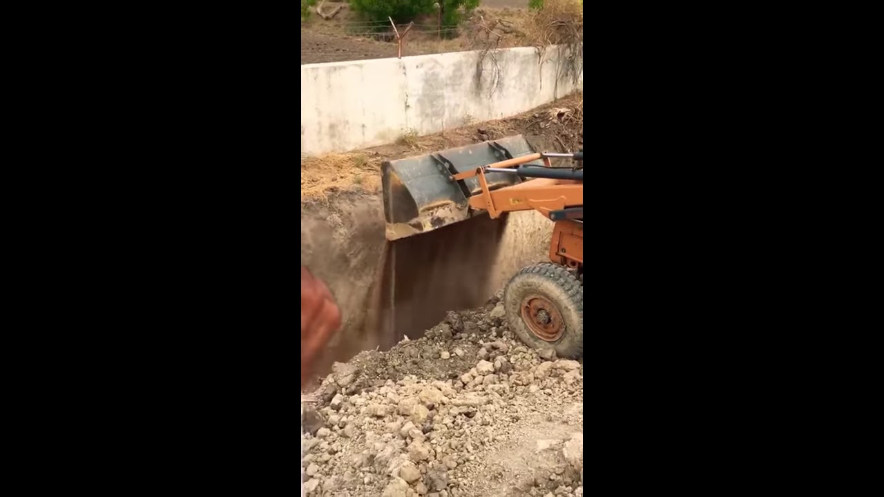 SAND FILLING PROCESS DURING PIPE LAYING - YouTube
