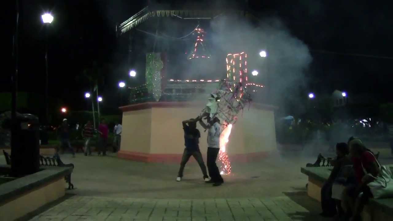 Quema de Torito en Tepalcingo - YouTube