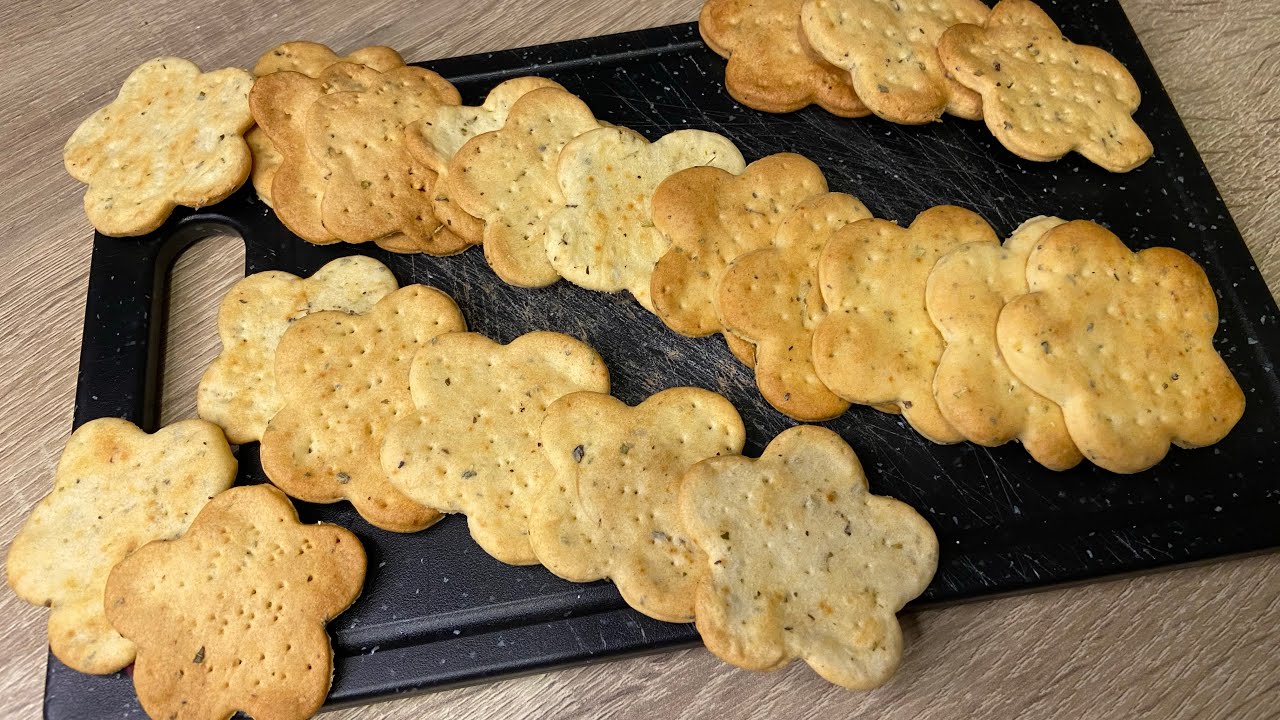 Bolacha salgada ( receita fácil ) - YouTube