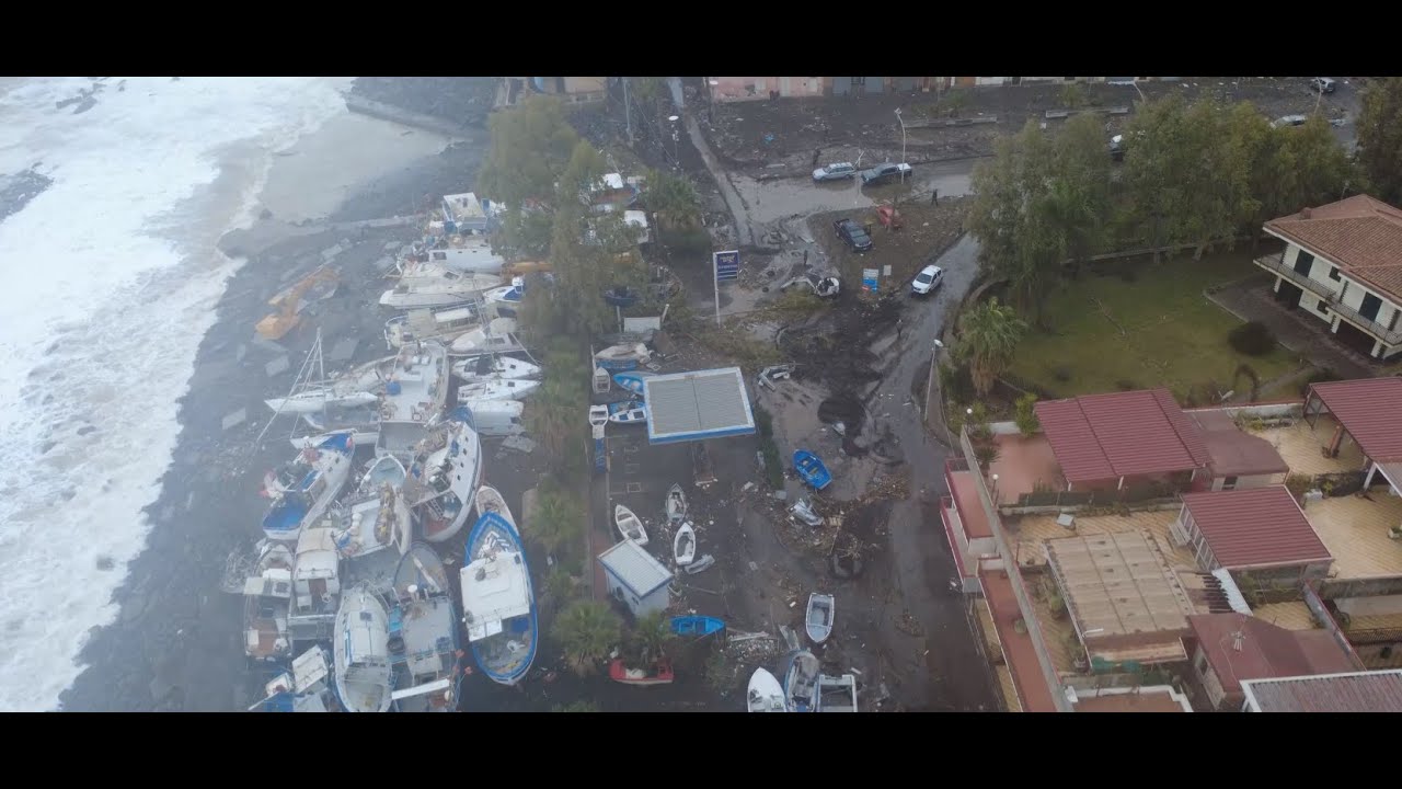 Volo drone dopo Ciclone Harry 21/01/2026 - YouTube
