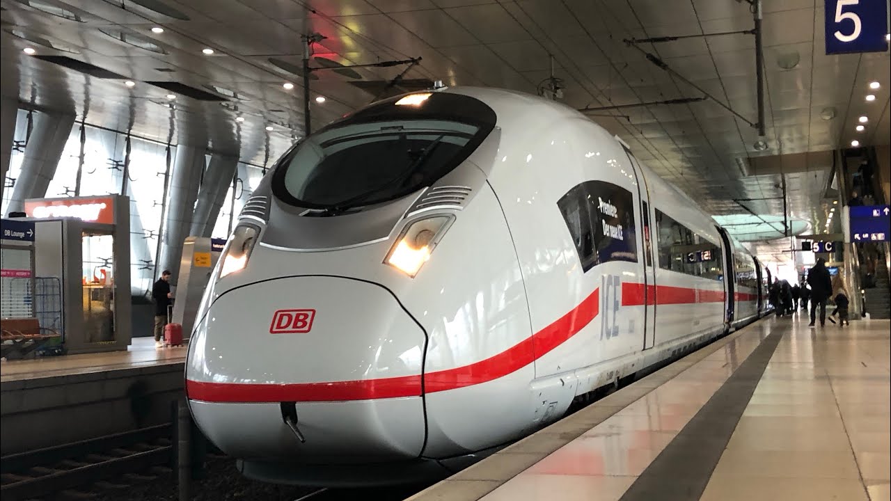 Ausfahrt des neuen ICE‘s (Velaro Neo) aus Frankfurt Flughafen mit Lichtgruß - YouTube