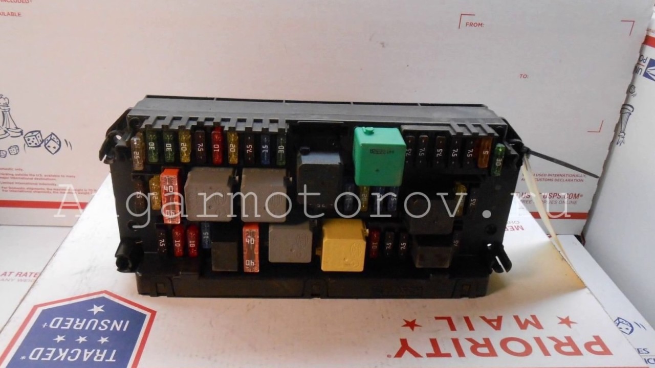 Блок предохранителей Mercedes W204 C-class a2129008307 2129008307 - YouTube